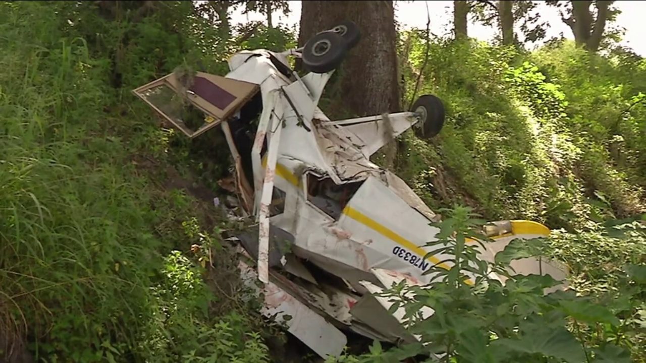 911 calls detail moments after 2 small planes crashed